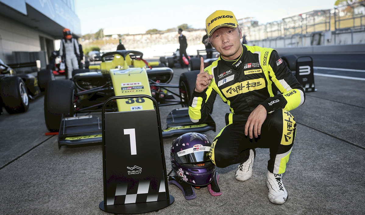 TOM'S RACING TEAM